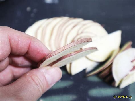 바삭한 고구마칩 기름에 튀기다