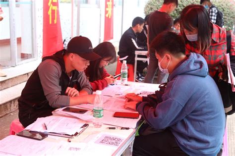 【迎新季】金秋送爽喜迎桂航学子（组图） 桂林航天工业学院