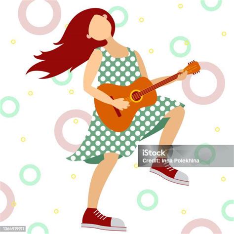 폴카 도트 드레스와 운동화에서 긴 머리를 가진 십대 소녀는 행복하게 기타를 연주 공연자에 대한 스톡 벡터 아트 및 기타 이미지