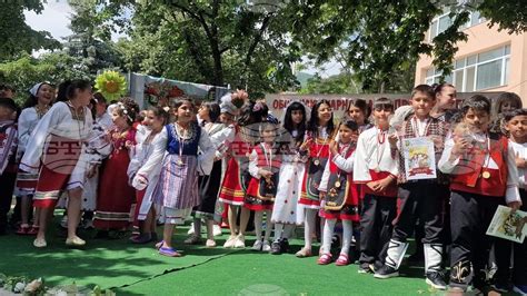 Деца се превъплътиха в приказни герои в седмото издание на Карнавала на