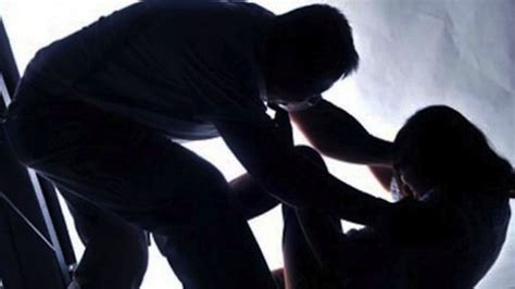 Петима бащи месечно изнасилват децата си Новини бг