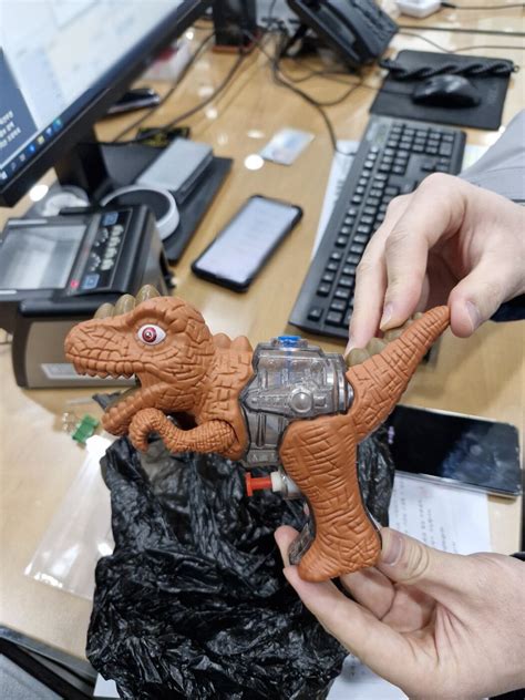 장난감 물총 들고 “다 무릎 꿇어” 7분만에 잡힌 부산 은행털이범