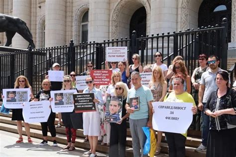 Доживотна присъда поиска майката на Филип убит на пешеходна пътека в София