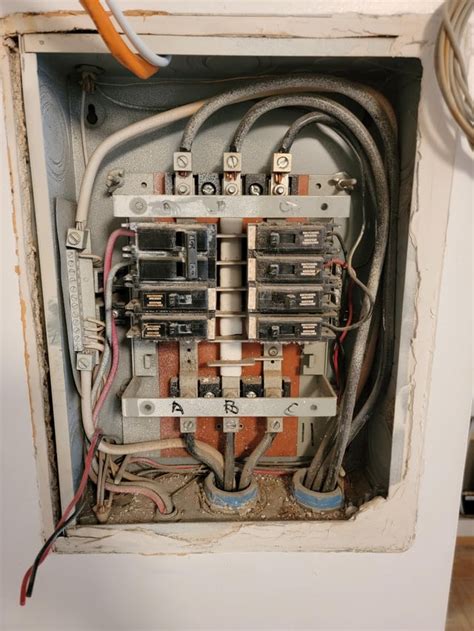 3 Phase Panel In North American Appartment Relectricians