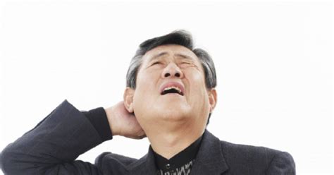 잦은 스트레스가 원인이 되는 긴장성두통 잦은 스트레스가 원인이 되는 긴장성두통