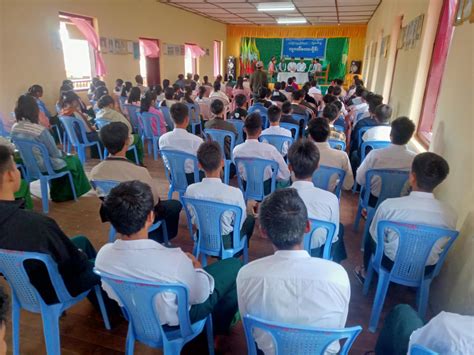 လွိုင်လင်မြို့ အ ထ က ၂ ကျောင်းတွင် လူငယ်စကားဝိုင်း ပြုလုပ