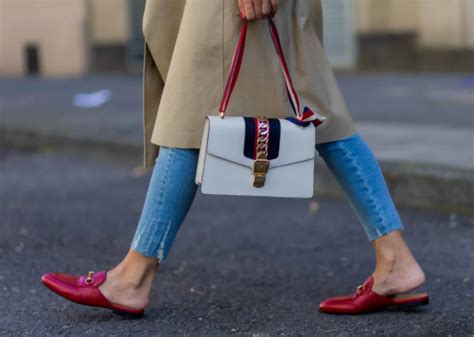 런웨이 여름용 컬렉션 슈즈들 샌들 블로퍼 슬리퍼 하이힐 자라 하이힐 패션