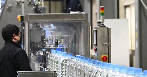 공장에서 생산 중인 요소수