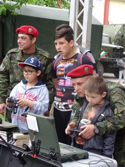 Заместник командирът на Сухопътни войски Land Forces Facebook