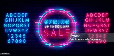 벽돌 벽에 봄 판매 네온 사인입니다 시즌 특별 혜택 레이저 청록색과 분홍색 알파벳 벡터 그림 3월에 대한 스톡 벡터 아트 및 기타 이미지 Istock