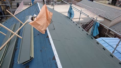 朝霞市で、屋根の雨漏り修理、屋根のカバー工法。 屋根の修理や屋根リフォーム、雨漏り修理、外壁塗装なら埼玉の「総合エイゼン」