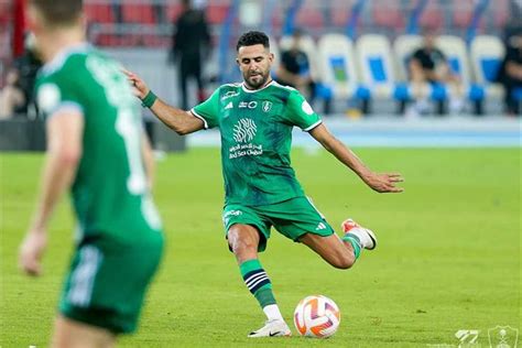 رياض محرز يقود الأهلي للفوز على الفيحاء في الدوري السعودي فيديو