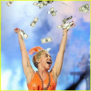 Miley Cyrus Says She Didnt Make Anything Off Of Her Bangerz Tour