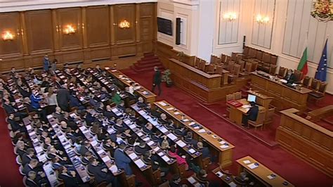 Край на пленарния ден първото заседание на парламента продължава утре Политика България
