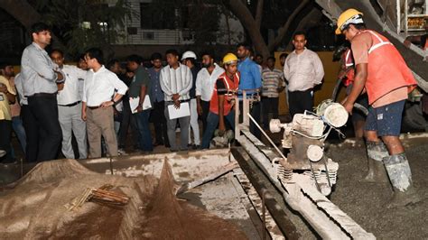 In Photos Bmc Officials Conduct Late Night Inspection Of Road