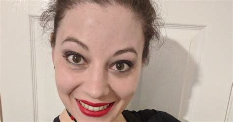 Kjo grua e siguron jetesën duke testuar lodra seksi ja çfarë ka zbuluar Sex