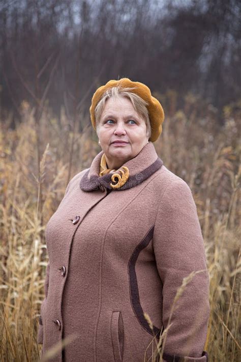 Mature Outdoor Pics Older Woman Outdoors Photos And Premium High Res