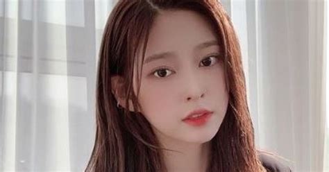 아이즈원 김민주 성년의 날 기념 셀카 투척청순美 물씬