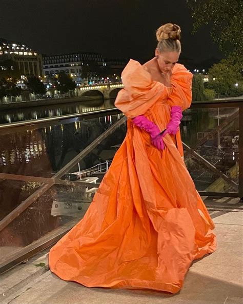 Instagram Yuriaec Maskeradbal