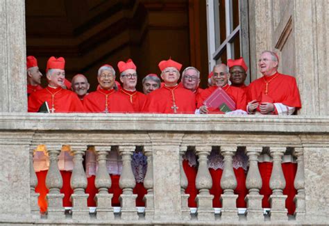 드디어 집 간다 유흥식 추기경도 활짝···콘클라베 끝나자 웃음꽃 피었다