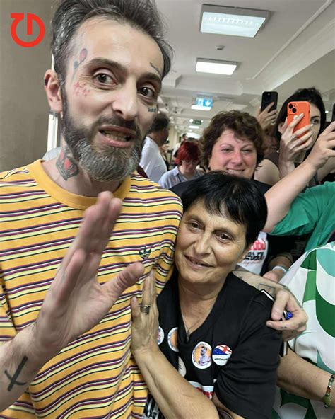 Tabula ტაბულა ნიკა კაცია დედასთან ერთად Facebook