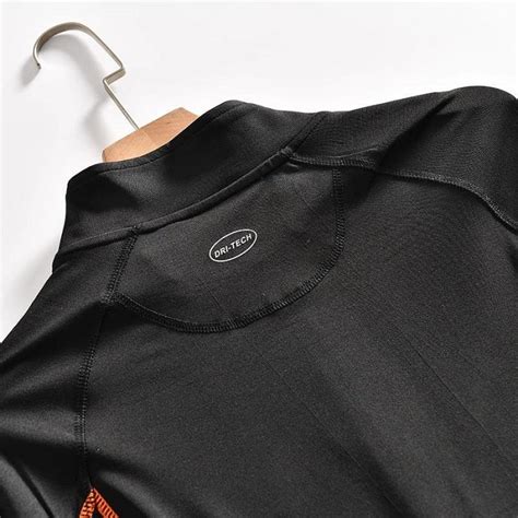 86號店 預購英國 透氣DRI TECH科技功能性面料 吸濕透氣排汗快乾 360環繞式四面高彈力 男女半拉鏈立領運動上衣 如圖色 Yahoo奇摩拍賣