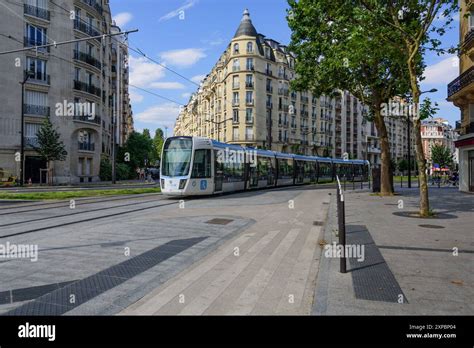 Paris, Straßenbahnlinie T3b, Haltestelle Anny Flore // Paris, Tramway ...