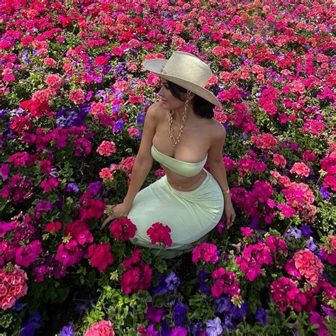 40 Sssniperwolf Hot Sexy And Bikini Pictures