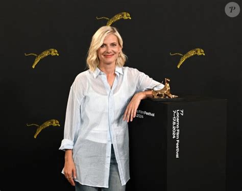 Photo Mélanie Laurent Prix Excellence Award Davide Campari Lors De