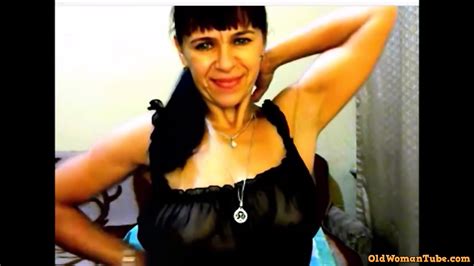 Russian Milf Flexes Her Good Biceps On Cam Eporner