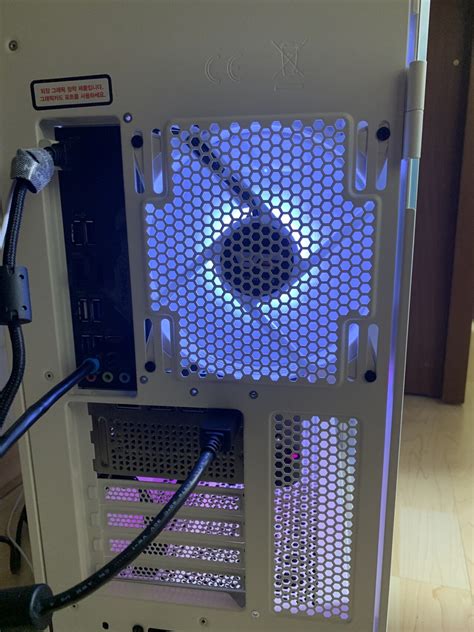 완본체 모니터 키보드 마우스 먹통 디지털 컴퓨터폰it 에펨코리아