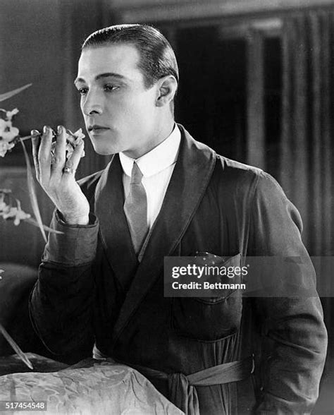 1272 Rudolph Valentino Photos And High Res Pictures Getty Images