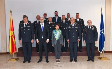 Претседателката и врховна командантка на Вооружените сили Гордана Сиљановска Давкова