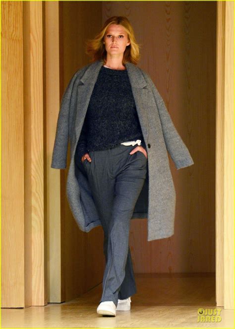 Toni Garrn Has Legs For Days At Mango Fashion Show In Barcelona Photo 3147185 Photos Just