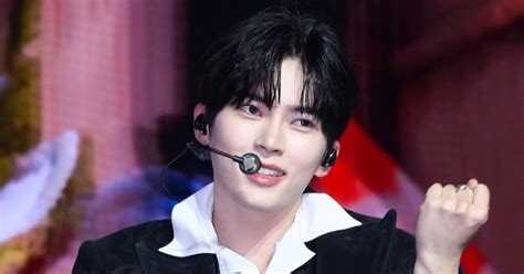 제로베이스원 성한빈 햄냥이의 냥냥 펀치 [se★포토]