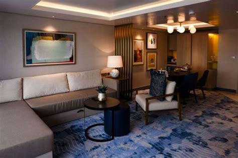 «Икона морей На воду спущен крупнейший круизный лайнер мира как он выглядит и чем недовольны