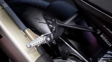 Aprilia Rsv4 1100 Factory 2020 2023 Rear Seat Space Image Bikewale