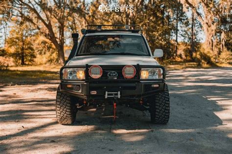1998 Toyota Land Cruiser With 17x10 18 Fuel Shok And 33125r17