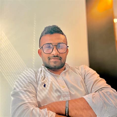 Lankaenews ගුරුවරියන්ට ලිංගික අතවර කරමින් මහානාමයේ මහා නාමයේ අසූචි තැවරූ විදුහල්පති සහ හොරු