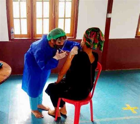 ဆီဆိုင်မြို့နယ်အတွင်း ကျေးရွာများရှိ ပြည်သူများအား ကိုဗစ် ၁၉ ကာကွယ်ဆေး