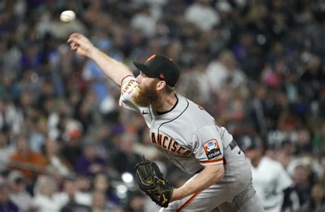 구원투수 브레비아 화이트삭스 유니폼 입는다…1년 73억원 계약 파이낸셜뉴스