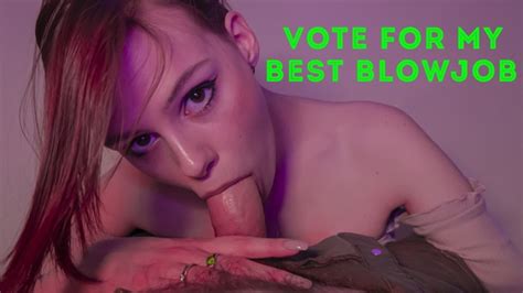 Сочный минет от малышки кончил ей на лицо и она все слизала проглотив