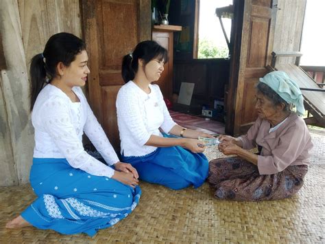 ဆီဆိုင်မြို့နယ်၌ အသက်၈၅နှစ်နှင့်အထက်သက်ကြီးဘိုးဘွားများအား အိမ်တိုင