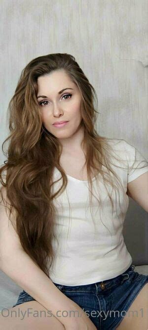 Sexy Mom Leaked Nude Photos And Videos