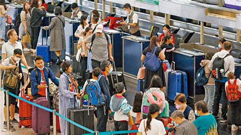 長假首天 逾36萬人離港外遊 逼爆機場 高鐵 港珠澳大橋 旅行社料明年初生意重回疫前 Am730