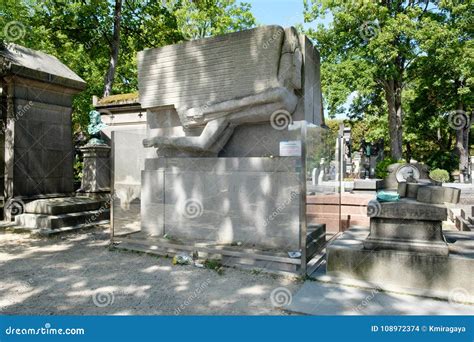 The Grave Of Oscar Wilde At Pere Lachaise Cemetery In Paris Editorial Stock Image Image Of