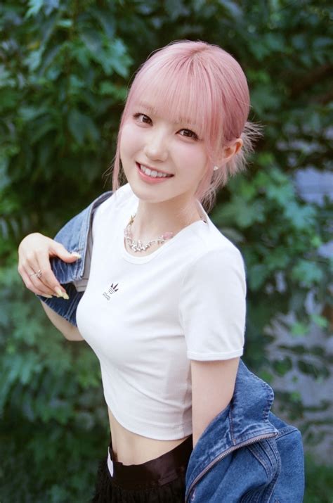 아이즈원 출신 히토미 ‘김재중 제작 걸그룹으로 재데뷔 스타투데이