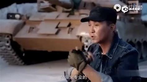 成龙和吴京模仿某些“明星”开枪，这段估计能让你笑一阵手机新浪网
