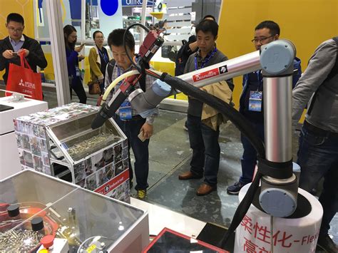 What Are The Different Types Of Collaborative Robots