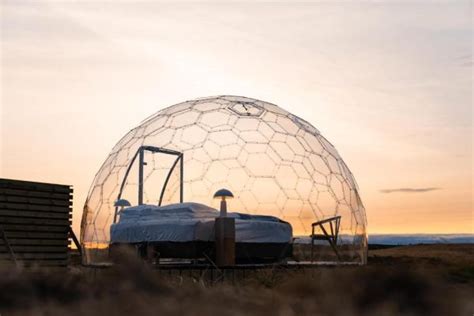 Bubble And Igloo Hotels In Iceland Northern Lights Hotels